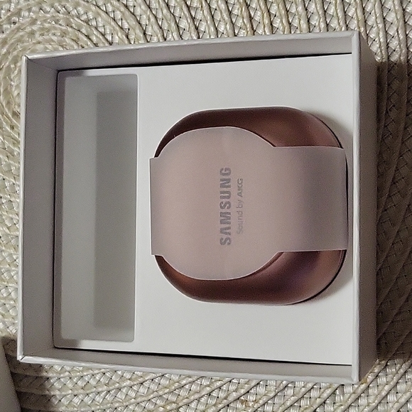 Samsung | Headphones | Samsung Galaxy Buds Live | Poshmark